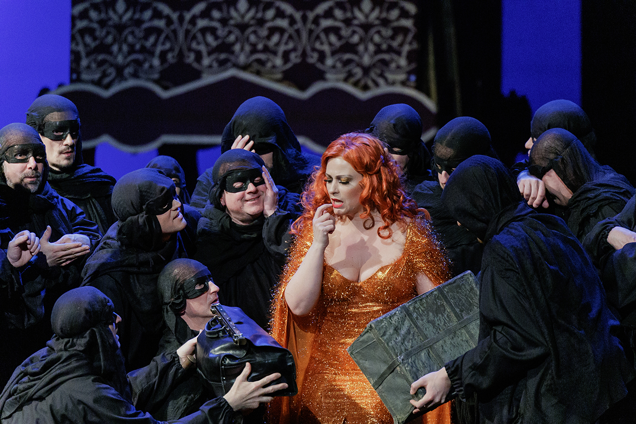 THE ITALIAN GIRL IN ALGIERS | DARJA STRAVS TISU PHOTOGRAPHY